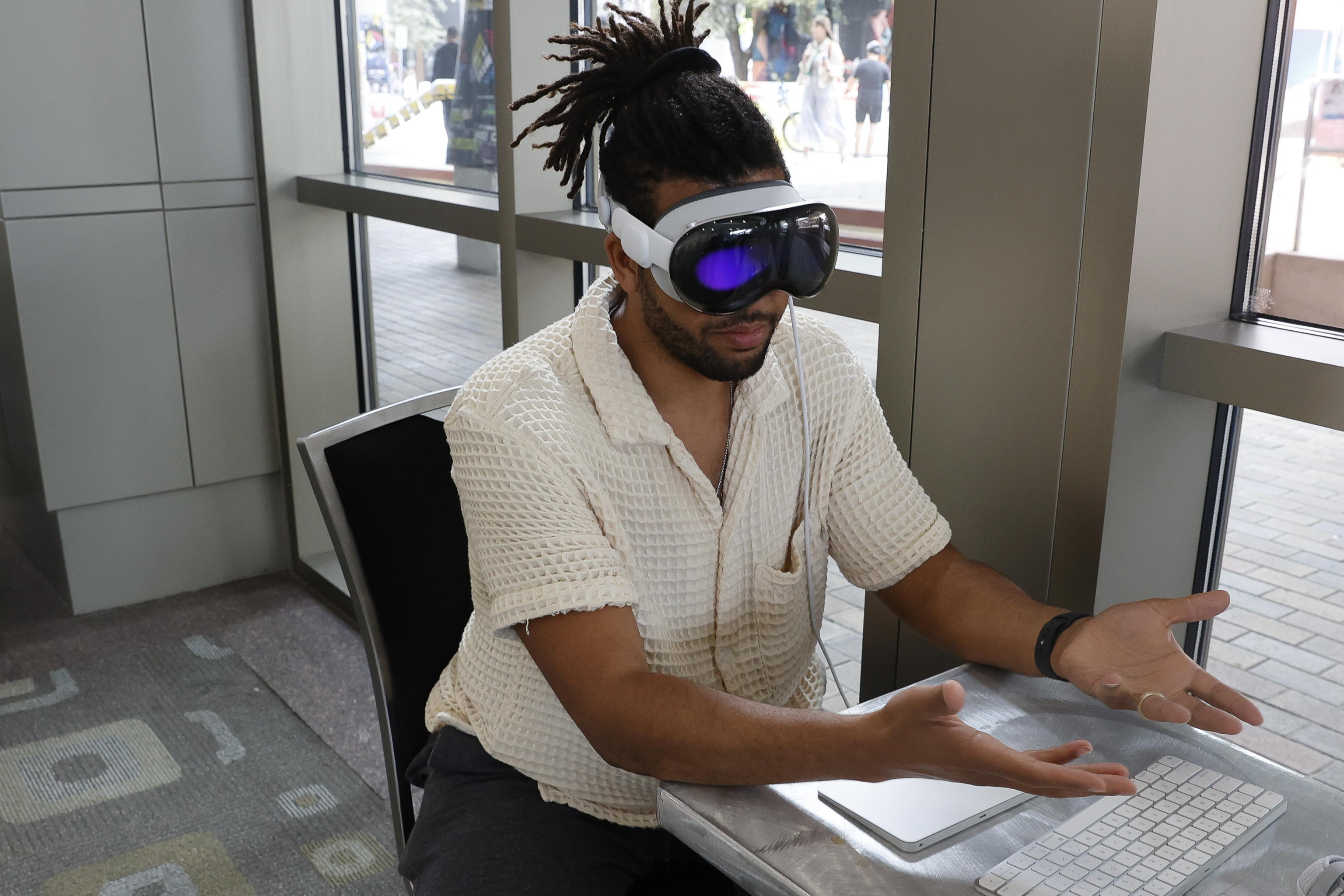 La realtà diminuita di Apple Vision – MicroMega